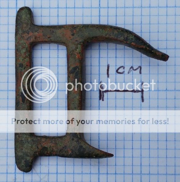 Horned buckle? = Breeching Dee. - Identification of Detecting Finds